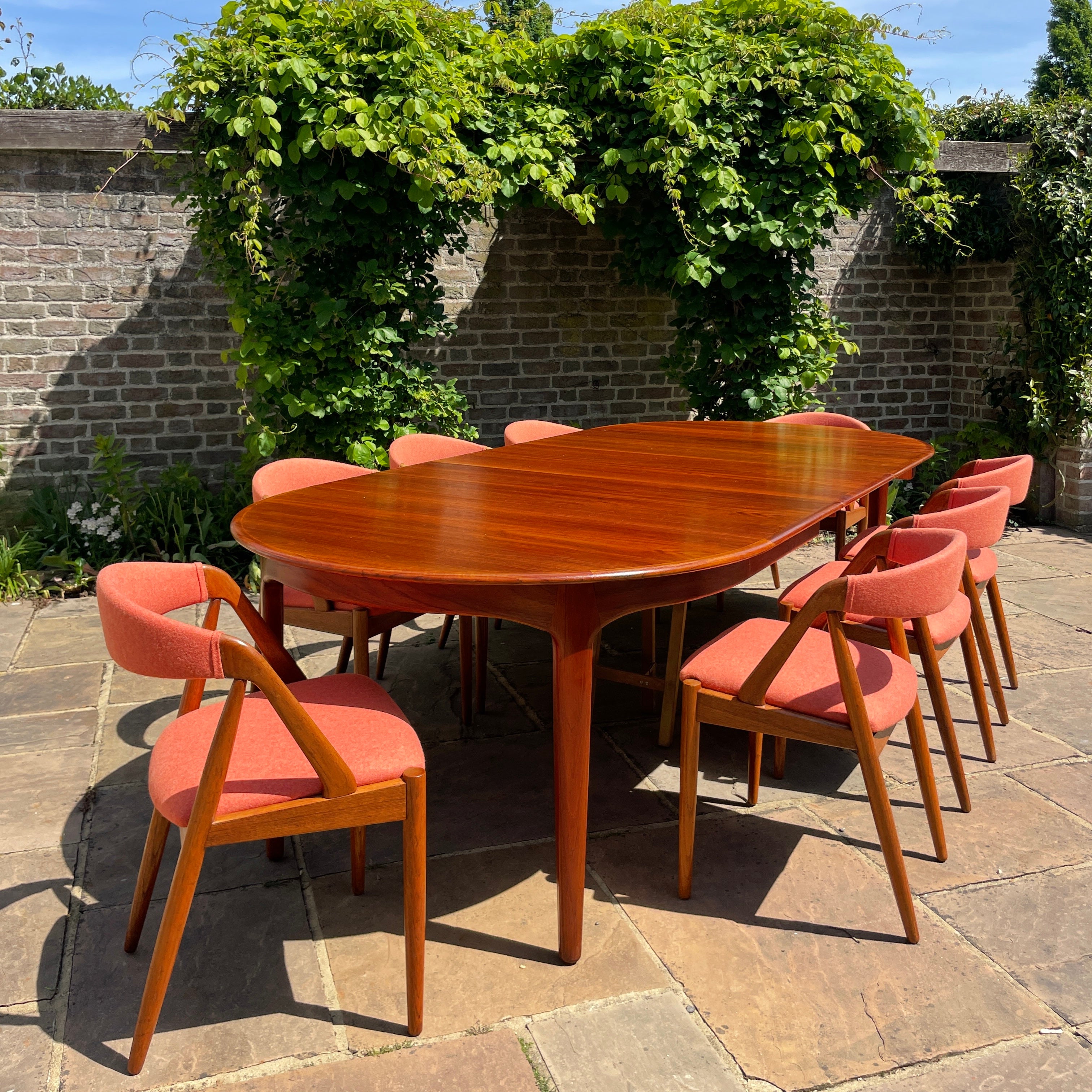 Large Furniture – Modern Antics